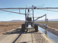 China Remote Monitoring 3800 KG Automatic Lateral Linear Move Farm Irrigation System for Garden for sale