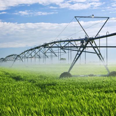 China Revolutionary Center Pivot 30 inch Diameter Wide Coverage and Eco-Conscious Operation for Agriculture Irrigation for sale