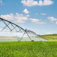 China Cutting-Edge Center Pivot Farms To Advanced Irrigation With Remote Monitoring for sale