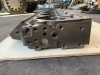 China 2964648/2941725 Carter Engine Cylinder Head Model C6.6 Material Casting for sale