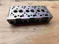 China 16027-03040  Kubota Engine Cylinder Head Model D1005 Made Of Cast Iron for sale