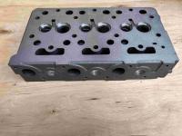 China 15521-03040 Kubota Engine Cylinder Head Model D1402 Made Of Cast Iron for sale