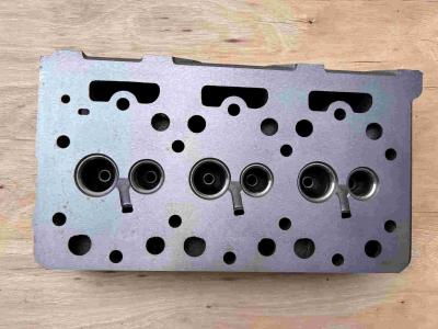 China 15521-03040 Kubota Engine Cylinder Head Model D1402 Made Of Cast Iron for sale