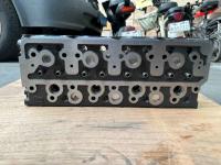 China 6144-11-1112 Komatsu Engine Cylinder Head Engine Model 4d94-2 Material Casting for sale