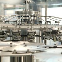 China Touch Screen Control 2000 BPH Small Scale Bottling Machine for sale