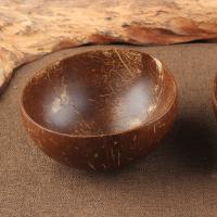 China Polished Technique Coconut Bowl and Spoon Gift Set Popular Handicrafts from Vietnam for sale