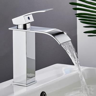 China SUS304 Waterfall Bathroom Sink Faucet Single Hole 1.2GPM Chrome Gold Rose Gold for sale