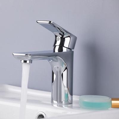China Brass Modern Single Hole Single Handle Basin Mixer in Chrome for sale