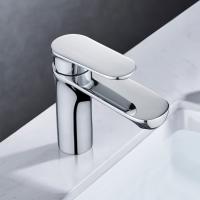 China Brass Modern Single Handle Basin Mixer Hot Cold Basin Taps In Chrome for sale