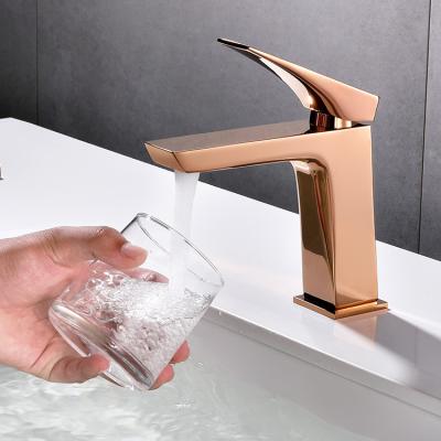 China Brass Single Hole Bathroom Faucet Gold Water Saving 1.2GPM Single Handle Basin Mixer for sale