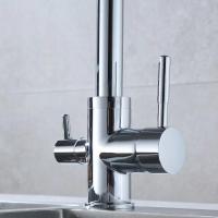 China Brass Single Handle Kitchen Faucet Mixer 2.2 GPM Chrome Finish Deck Mounted for sale