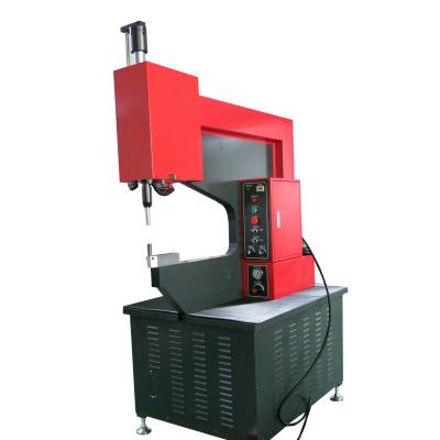 China Precision Automatic Hydraulic Fastener Insertion Riveting Machine With Feeding System for sale