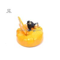 China E200B Fuel Tank Cap With Keys for Yellow Excavator Performance for sale
