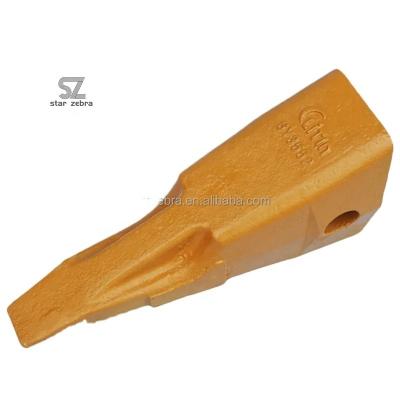 China 6Y3552 Excavator Ripper Bucket Teeth for D11 Bucket Tip 48KG Alloy Steel Black Finish for sale