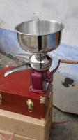 China Small Scale 50L/H Hand Operated Milk Cream Skimmer with Raw Milk Material for sale