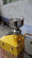 China Small Scale 50L/H Hand Operated Milk Cream Skimmer with Raw Milk Material for sale
