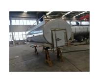 China Convenient Milk Delivery and Transport with 1250KG Milk Tanker on Milk Truck Road for sale