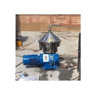 China Food Beverage 1000L/H Milk Skimmer Machine with Frequency Conversion Control Panel for sale