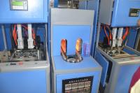 China 500ml PET Manual Blow Moulding Machine with 2000ml Hollow Part Volume and Performance for sale