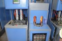 China Advanced Semi Automatic Round Shape Plastic Bottle Making Machine Volume size 0.1-2L PLC MITSUBISHI for sale