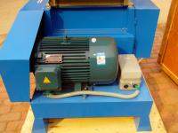 China 200-600KG/H Cow Bone Grinder Essential for Fruit Processing Plant Operations for sale