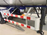 China Farm Milk Transport Truck Fresh Milk Tanker with Storage Tank for sale