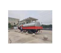 China SUS304/316L Milk Transport Tank for Safe and Hygienic Milk Distribution for sale
