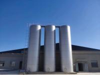 China 10-100t Milk Silo Made Of Ss316l Material And Goat Milk Raw Material For Dairy Plant for sale