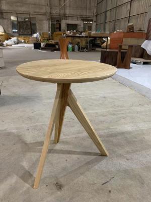China Modern Round Coffee Table with Triangle Legs - Ø500×550mm Solid Wood Sofa Side Table in Walnut Finish for sale