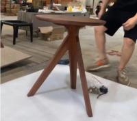 China Modern Round Coffee Table with Triangle Legs - Ø500×550mm Solid Wood Sofa Side Table in Walnut Finish for sale