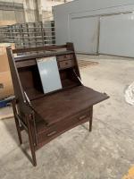 China Retro Wooden Makeup Vanity Desk with Mirror - 900mm Width, 1195mm Height, E1 Quality Polywood Construction for sale