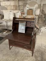 China Retro Wooden Makeup Vanity Desk with Mirror - 900mm Width, 1195mm Height, E1 Quality Polywood Construction for sale