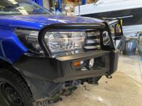 China OEM Manufacturer Wholesale Powder Coated Steel Front Bull Bar For Toyota Hilux Revo Vigo Nissan Navara Np300 D40 for sale