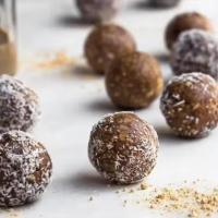 China PLC Automatic Low Noise Filled Stuffed Energy Dates Balls Making Machine for sale
