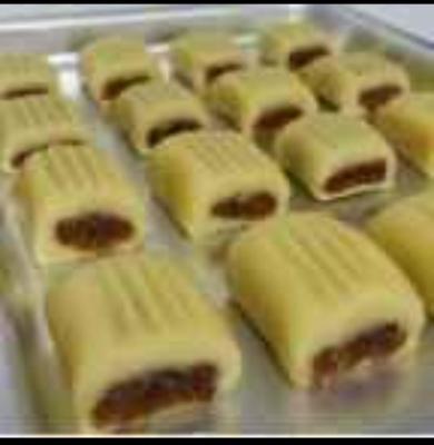 China CE Width 5cm Food Encrusting Machine For Date Bar for sale