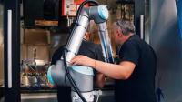 China Universal UR10e Collaborative Robot Arm 10kg Payload 1300mm Reach with RobotiQ 2-Finger Gripper for sale