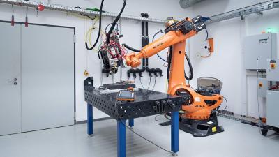 China KUKA KR210 R2700-2 6 Axis Industrial Robot Arm with Scansonic Laser Welding Torch for Intelligent Laser Processing for sale