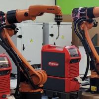 China KUKA KR 8 R1620 ARC HW Welding Robot 8kg Payload 1620mm Reach with External Torch for sale