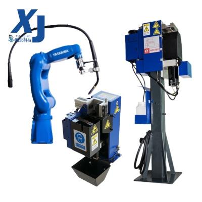 China Yaskawa AR900 Arc Welding Robot 9kg Payload 1441mm Reach with Torch Cleaning Station for sale