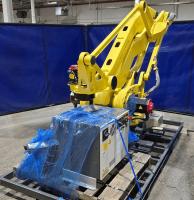 China Fanuc M-410iC/185 Food Grade Palletizing Robot 185 kg Payload 3143 mm Reach for sale