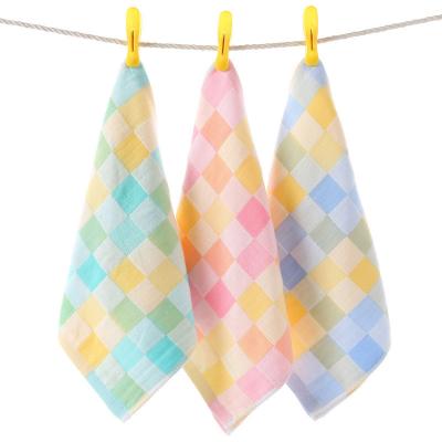 China Cartoon Plaid Hooded Towel in Customized Color for Kindergarten Children's Feeding for sale