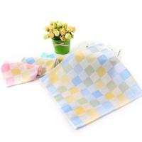 China Cartoon Plaid Hooded Towel in Customized Color for Kindergarten Children's Feeding for sale