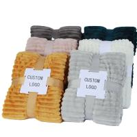 China Woven Luxury Super Absorbent Hotel Embroidery Throw Blanket for Bathroom Bath Towel Set for sale