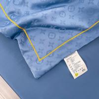 China Comfortable and Breathable 200TC Satin Jacquard Quilt Set for Cool Summer Nights for sale