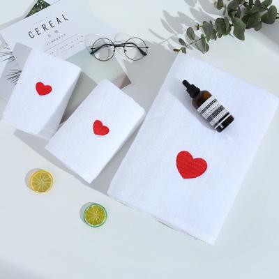China Soft and Thick White Bath Towel made of Pure Cotton with Customized Embroidery Design for sale