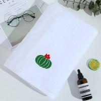 China Soft and Thick White Bath Towel made of Pure Cotton with Customized Embroidery Design for sale