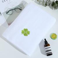 China Soft and Thick White Bath Towel made of Pure Cotton with Customized Embroidery Design for sale