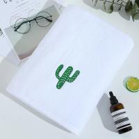 China Soft and Thick White Bath Towel made of Pure Cotton with Customized Embroidery Design for sale