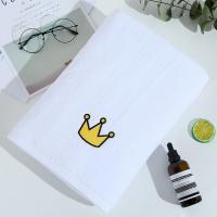 China Soft and Thick White Bath Towel made of Pure Cotton with Customized Embroidery Design for sale