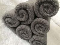 China Soft Absorbent Coffee Thickened Household Baby Cotton Large Towel 70*140cm Rectangle Gray Hotel Bath Towel for sale